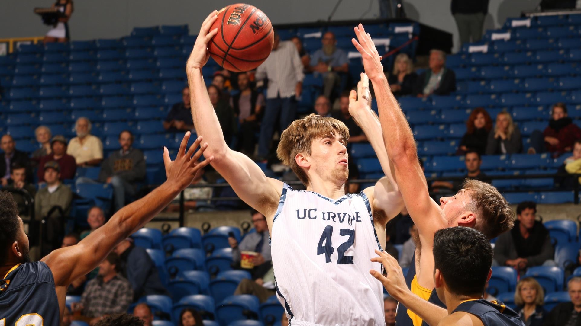 Tommy Rutherford - Men's Basketball - UCI Athletics