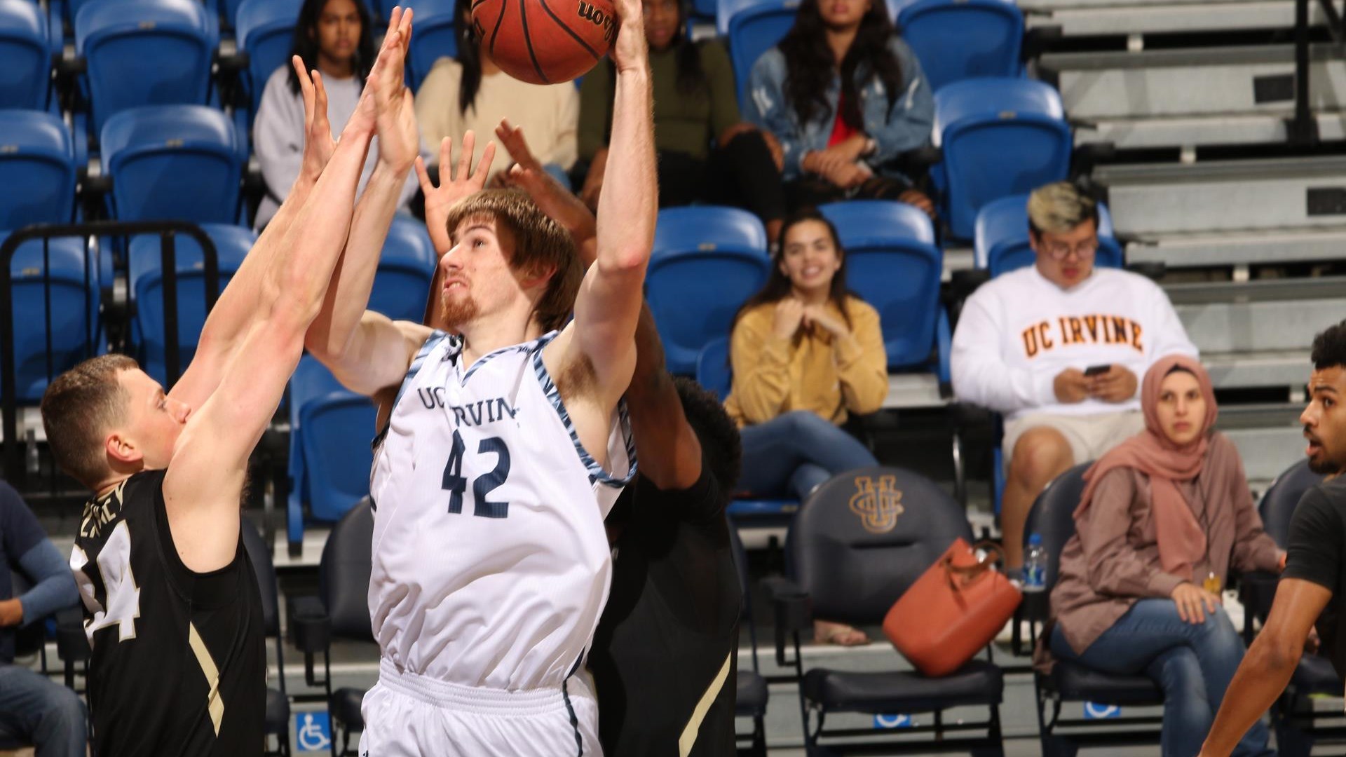 Tommy Rutherford - Men's Basketball - UCI Athletics