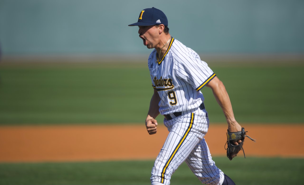 Frias, Pitching Take Down Stanford, 5-1 - UCI Athletics