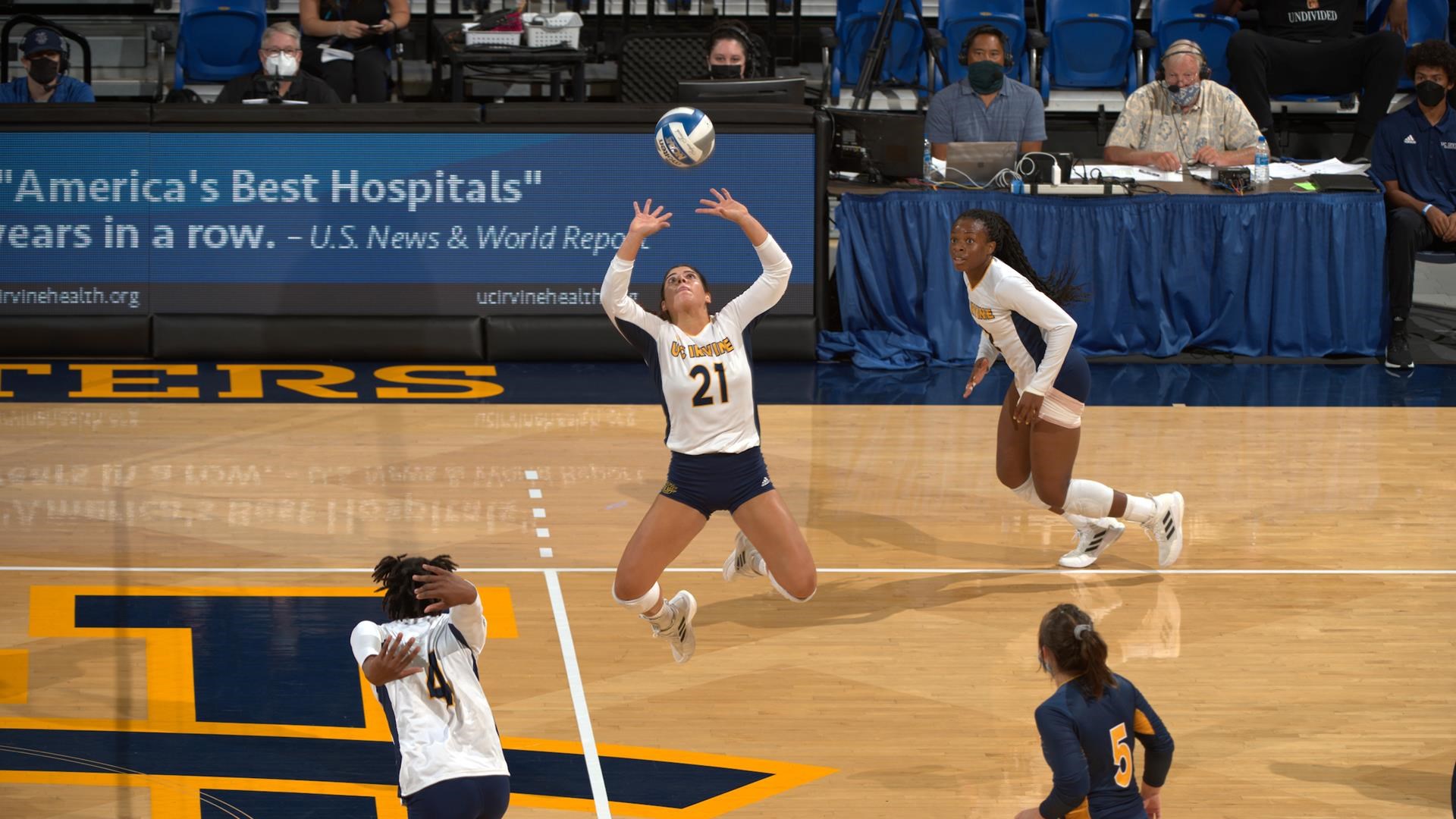 Kelly Negron - Women's Volleyball - UCI Athletics