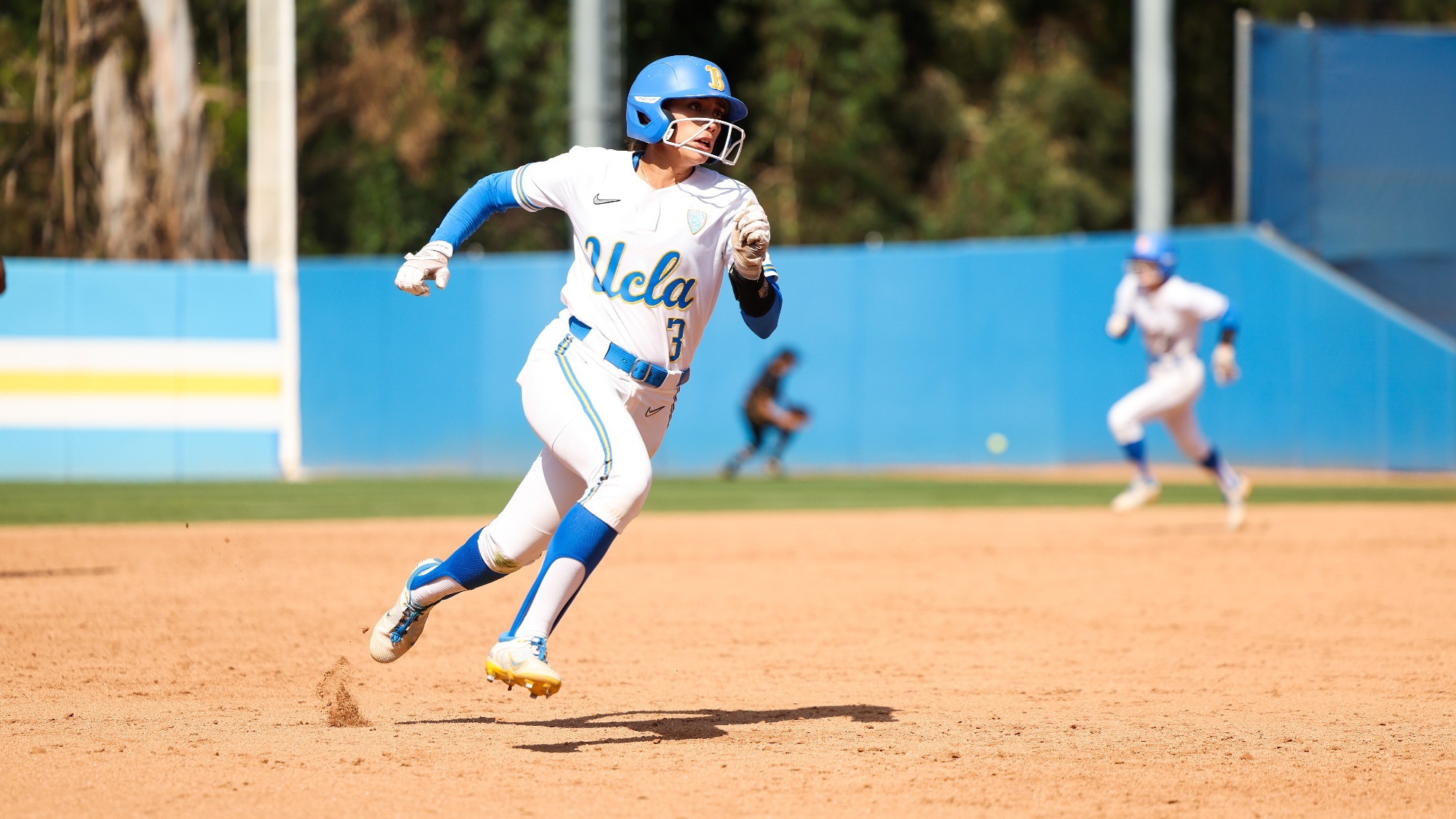 Janelle Meoño - Softball - UCLA