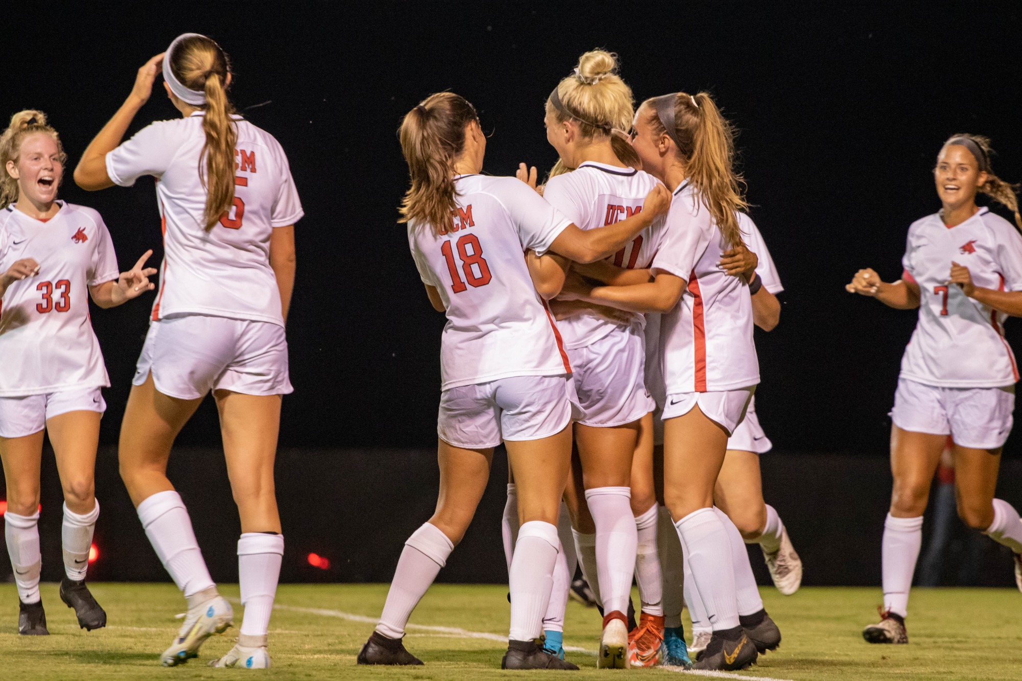 Jennies Up to No. 4 in Latest United Soccer Coaches' Poll - University ...