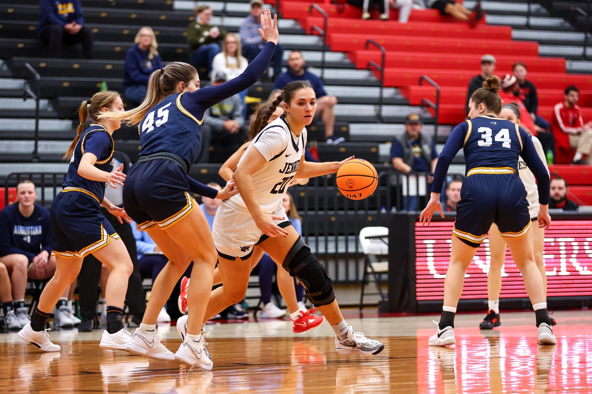 No. 3 Jennies Turn Back Lincoln Saturday, 66-46 - University of Central ...