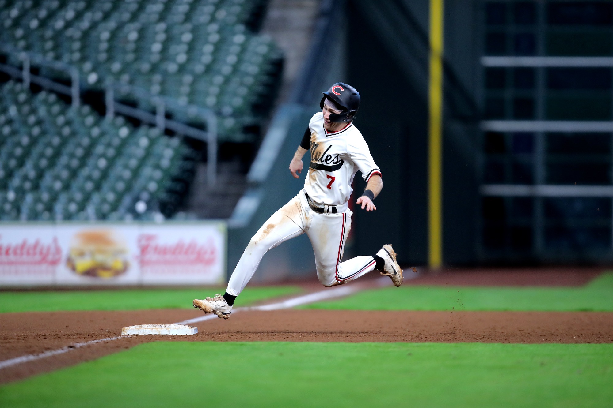 No. 3 Mules Demolish RiverHawks in Series Opener Friday, 18-2 ...