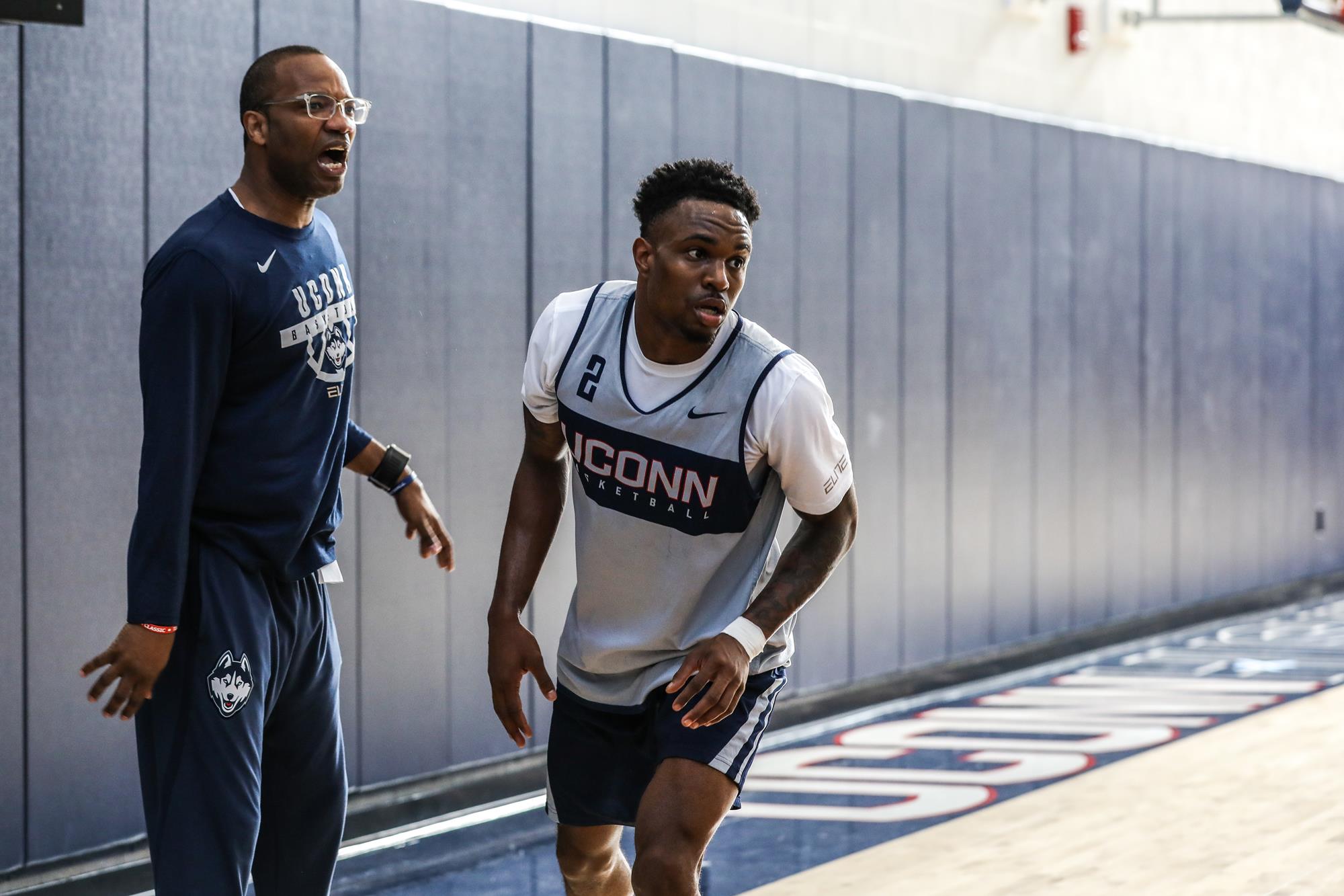 Tarin Smith - Men's Basketball - University of Connecticut Athletics
