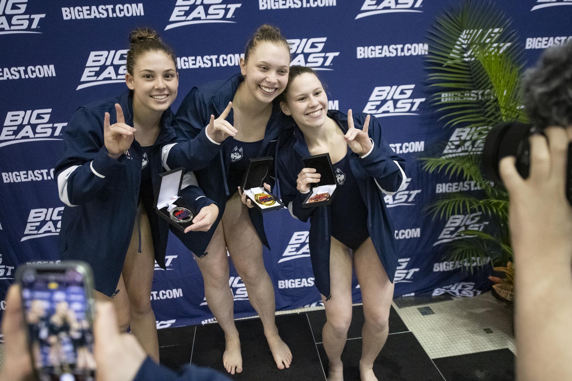 Ana Laura Faoro - Women's Swimming and Diving - University of ...