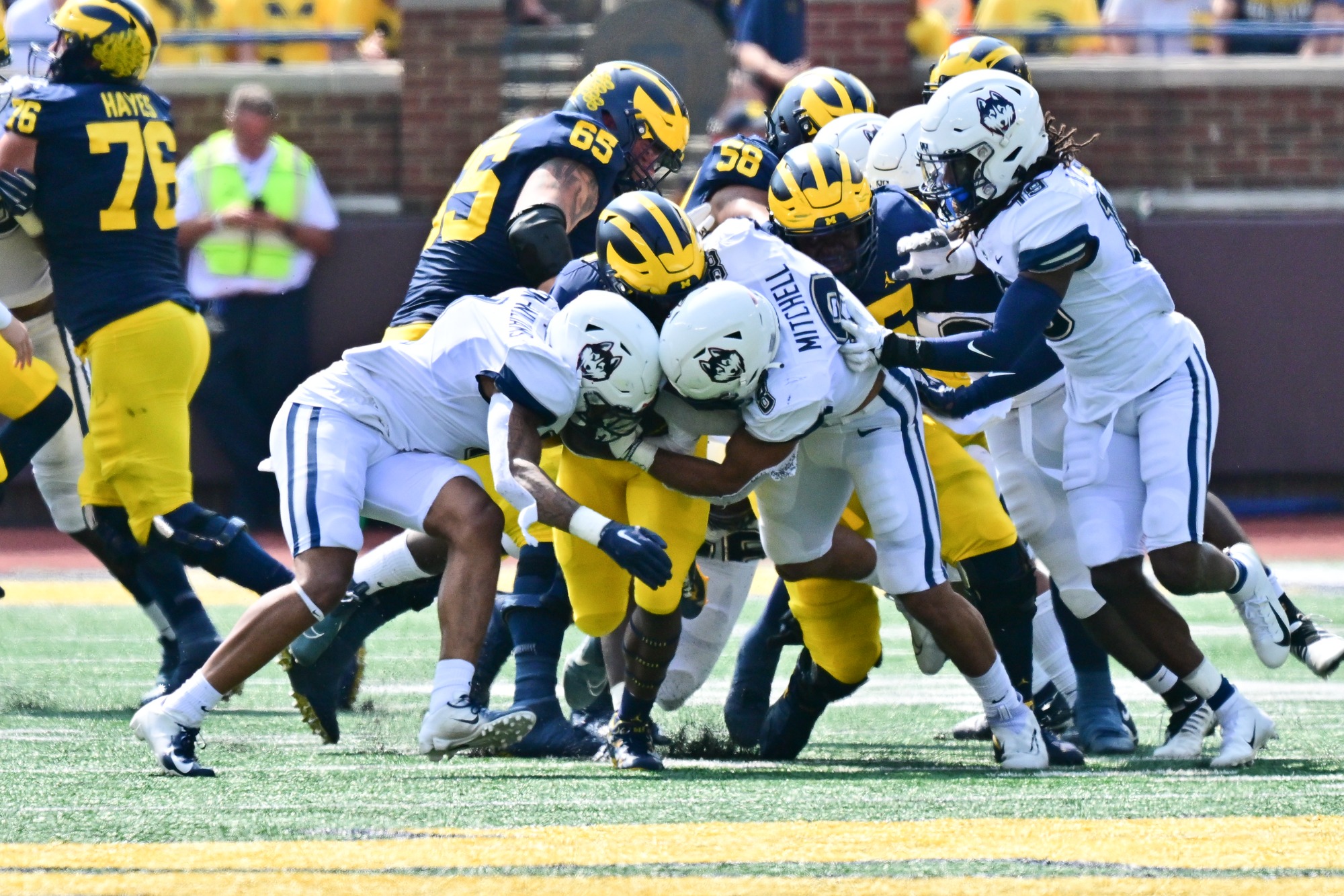 Jackson Mitchell - Football - University of Connecticut Athletics