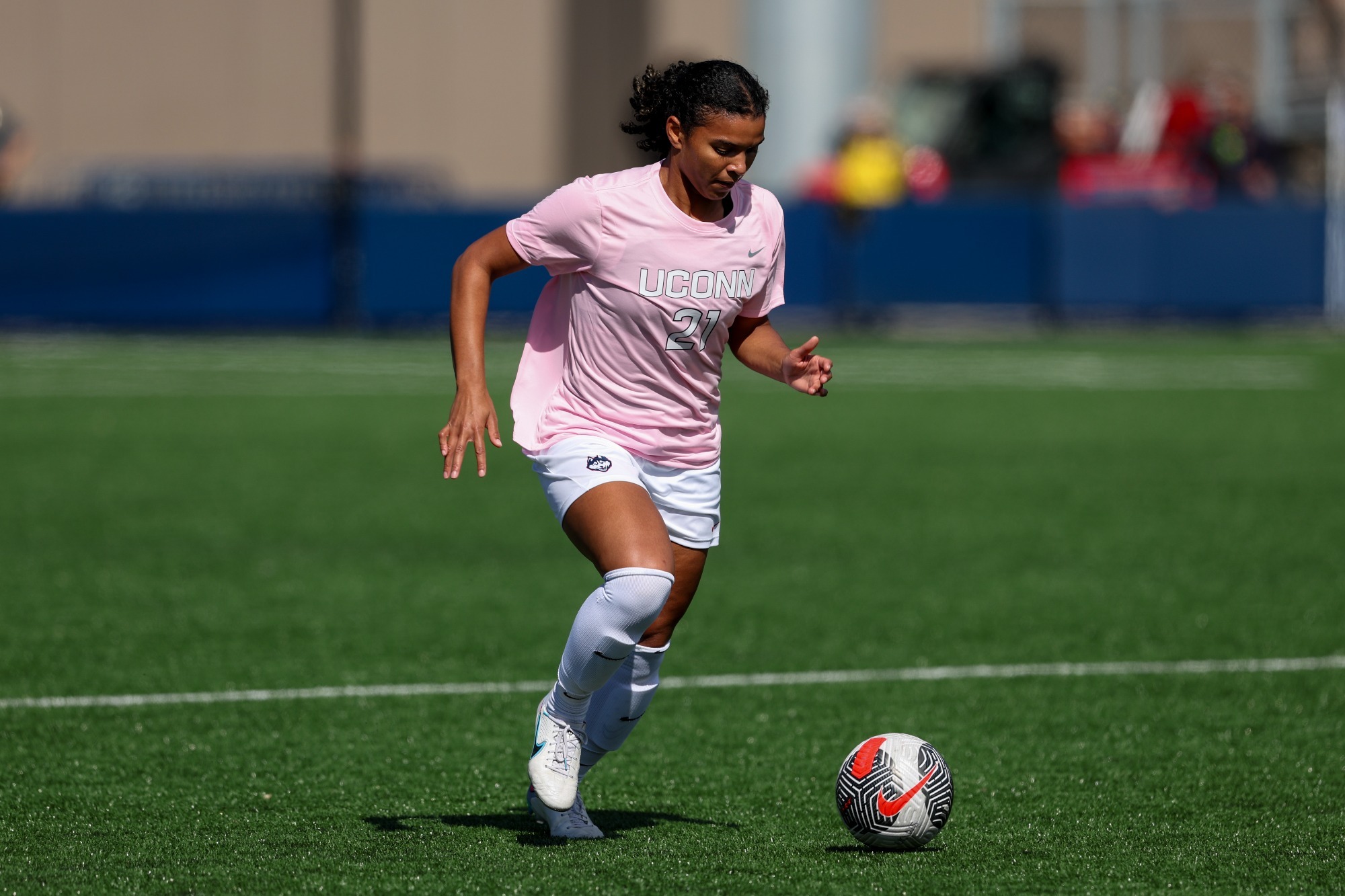 Giovanna Dionicio - Women's Soccer - University of Connecticut Athletics