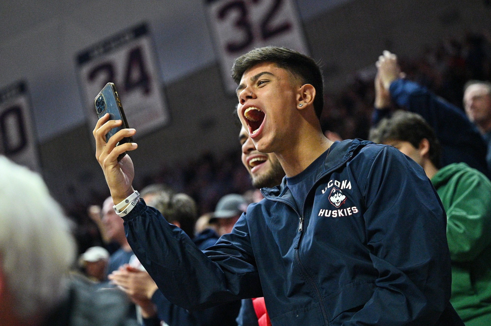 Basketball Traffic Pattern Reminder - University of Connecticut Athletics