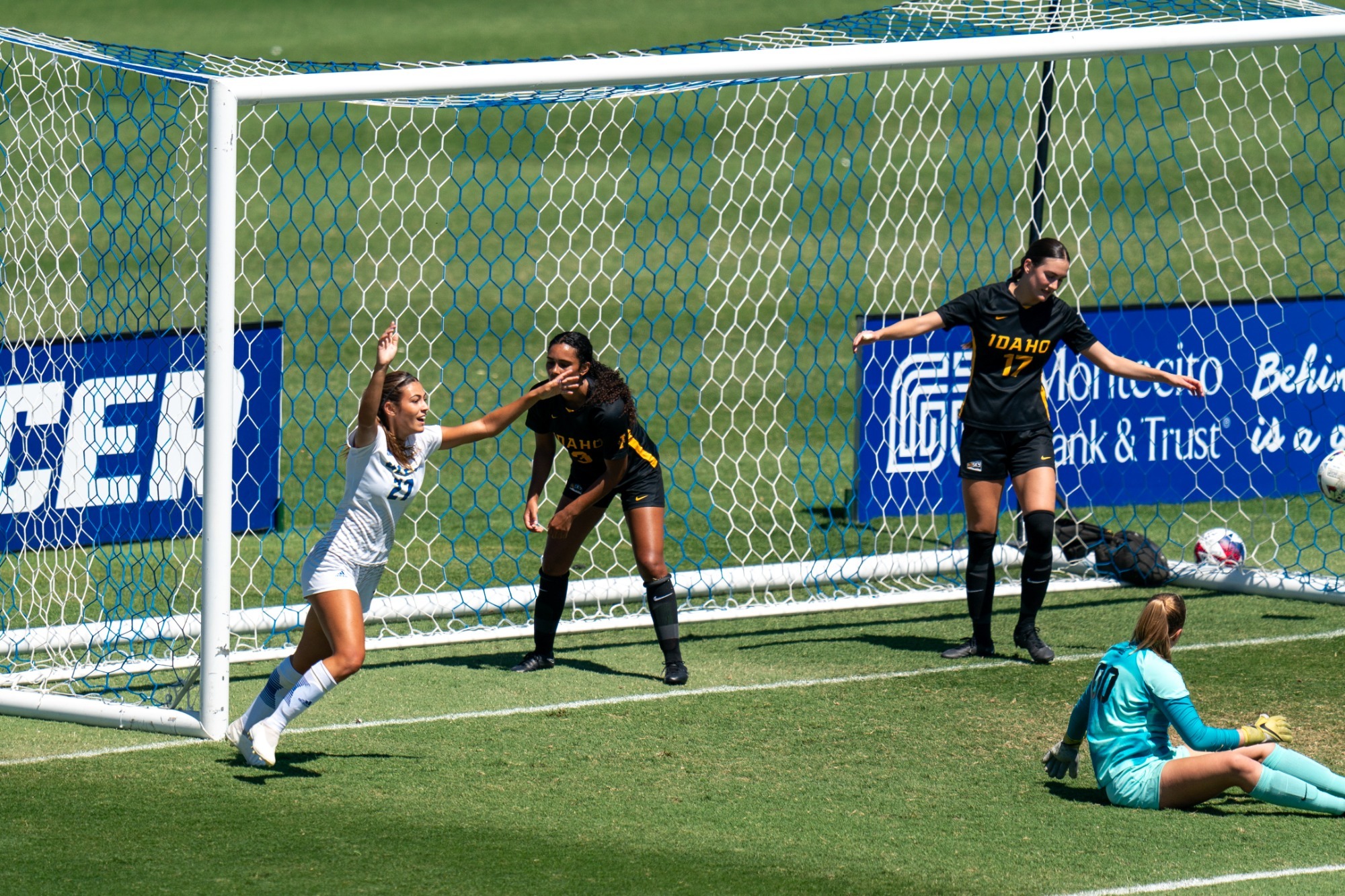 Phillips Scores Game Winner as Gauchos Get Back in Win Column ...