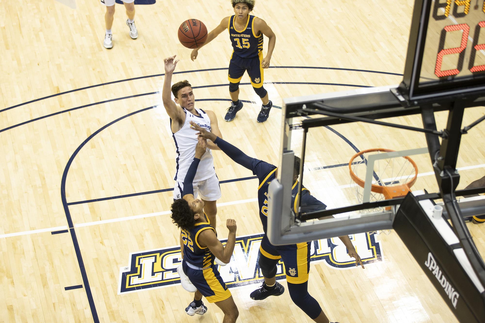 Anteaters Rally to Spoil UC San Diego's Division I Debut - UC San Diego
