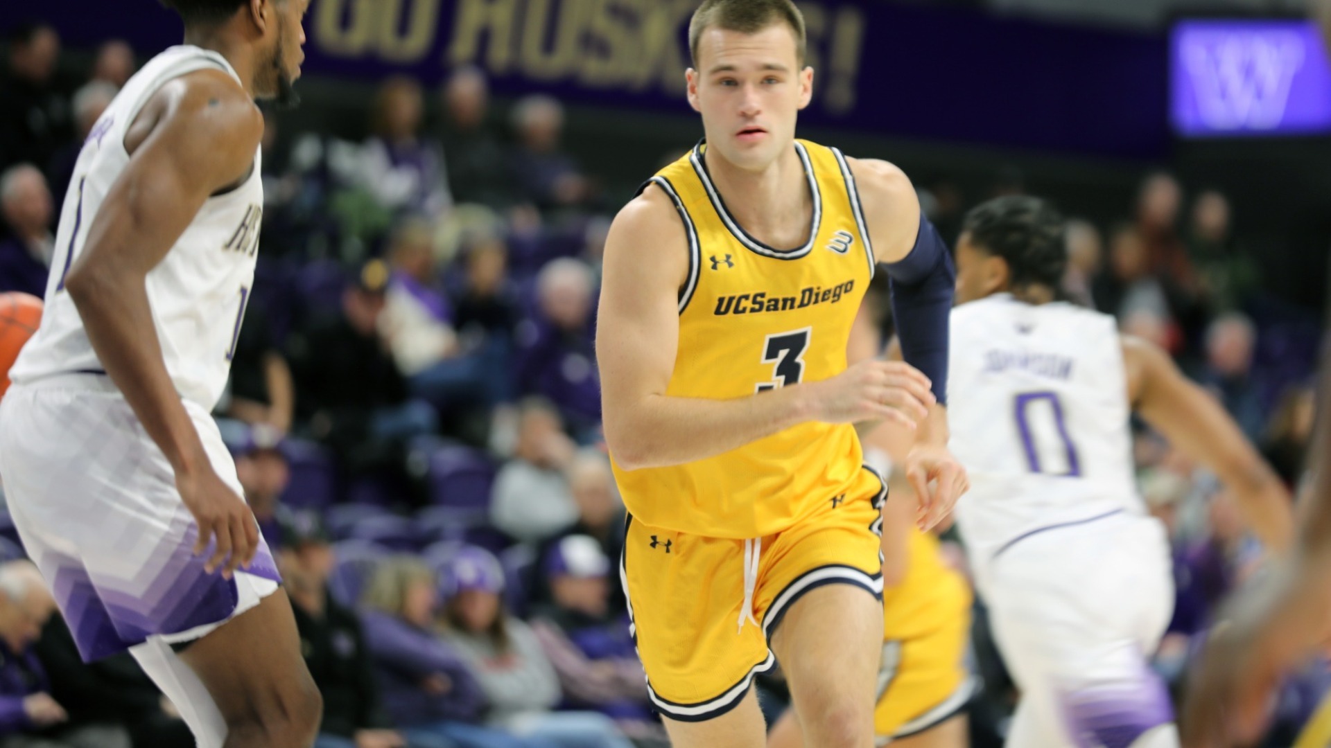 DeGraaf Has Career Night but Huskies Top Tritons - UC San Diego