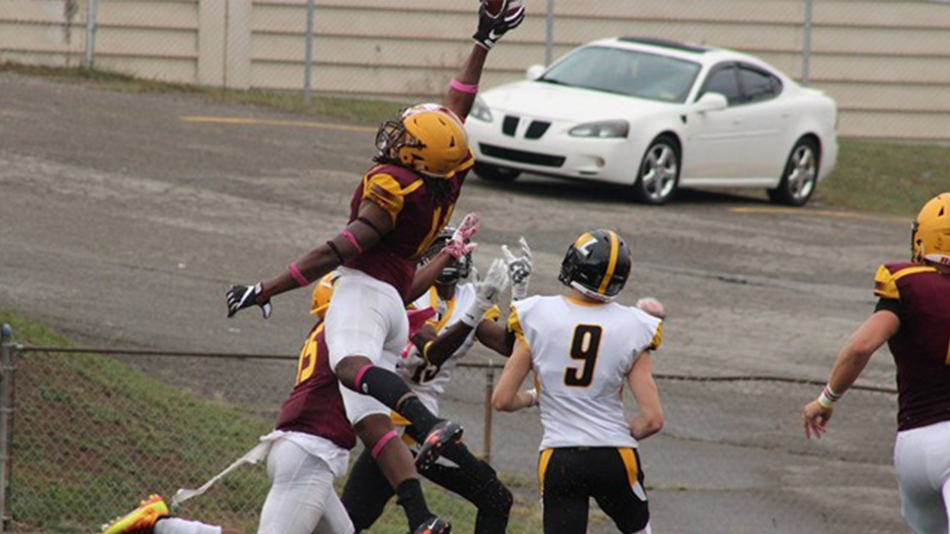 Toppers Spoil Golden Eagle Homecoming - University of Charleston Athletics