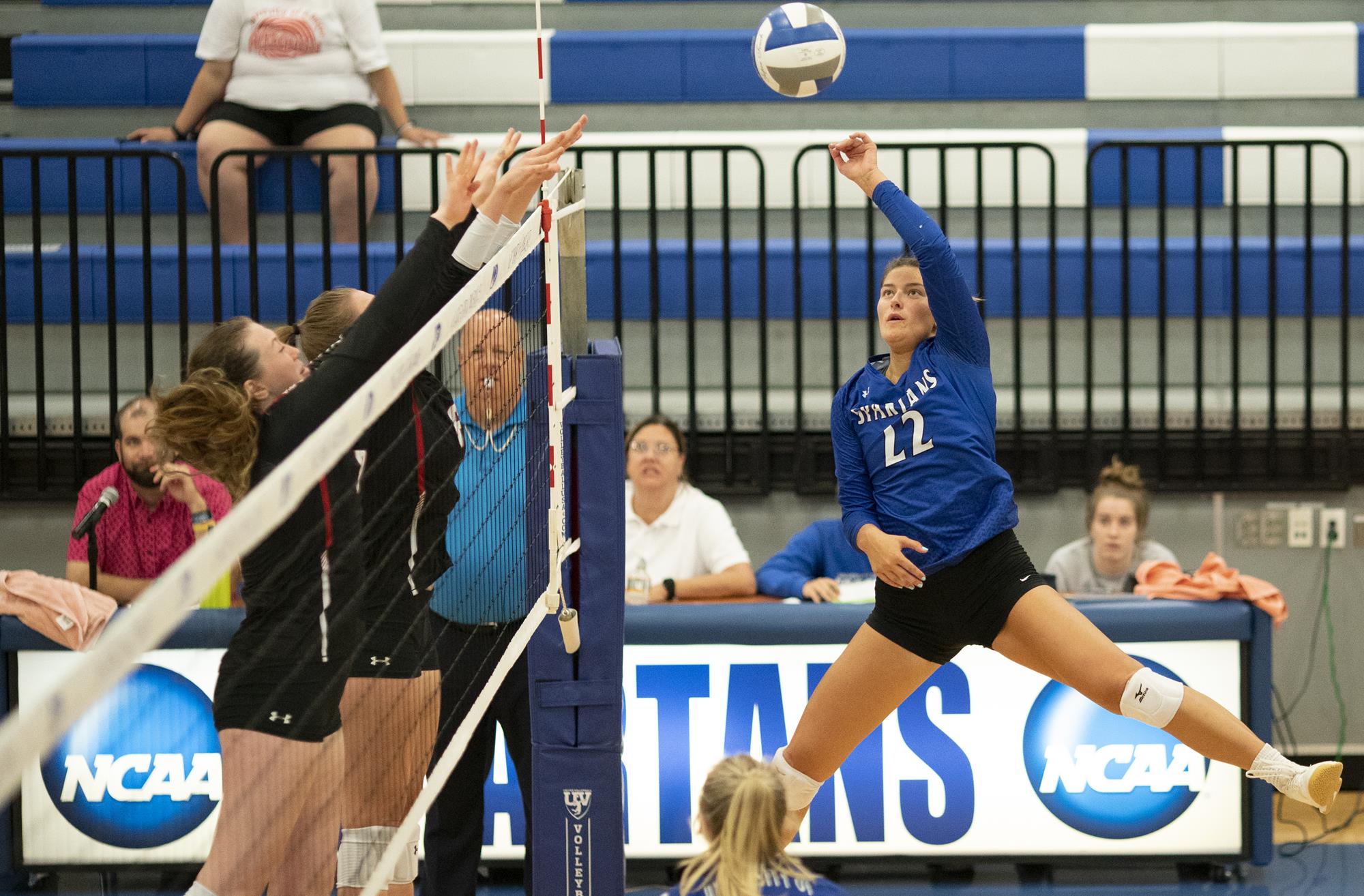 Volleyball Lose in A-R-C Tournament Semifinals - University of Dubuque