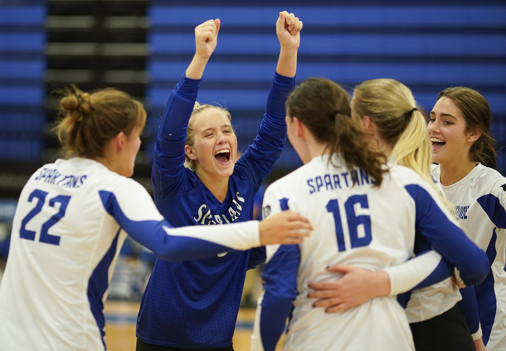 Volleyball Beat #15 to Complete Weekend 4-0 - University of Dubuque
