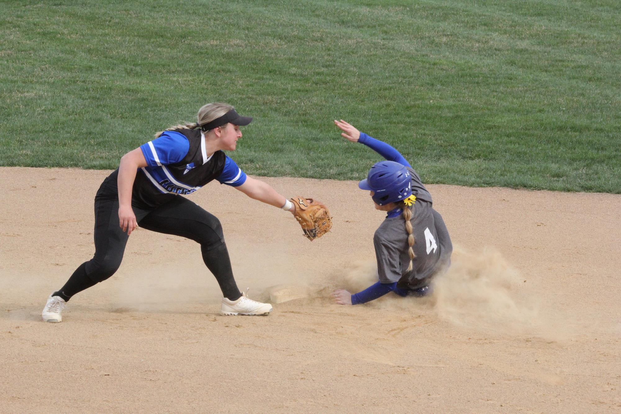 Callie Dutton - 2022 - Softball - University of Dubuque