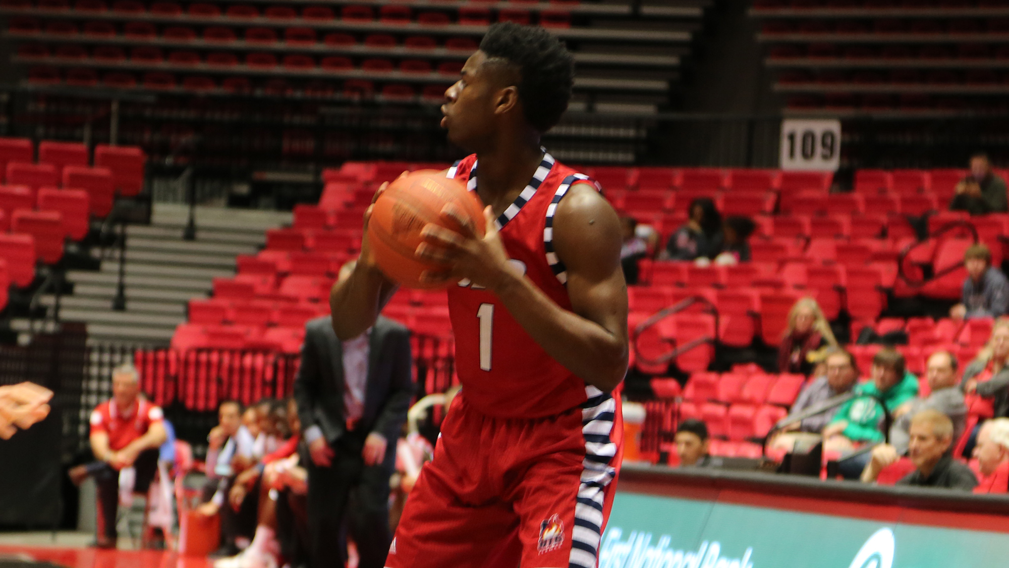 Michael Kolawole - Men's Basketball - UIC Athletics