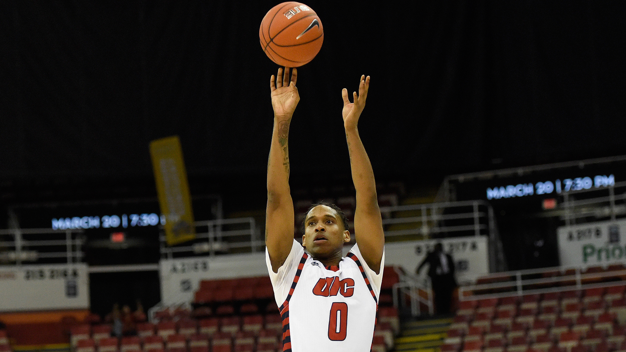 Dominique Matthews - Men's Basketball - UIC Athletics