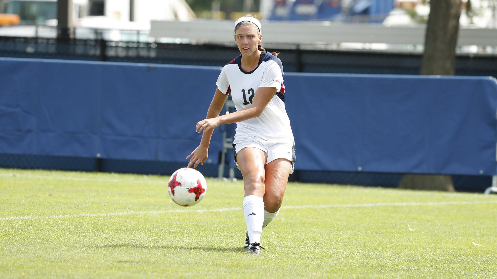 Emily Valentine - Women's Soccer - UIC Athletics