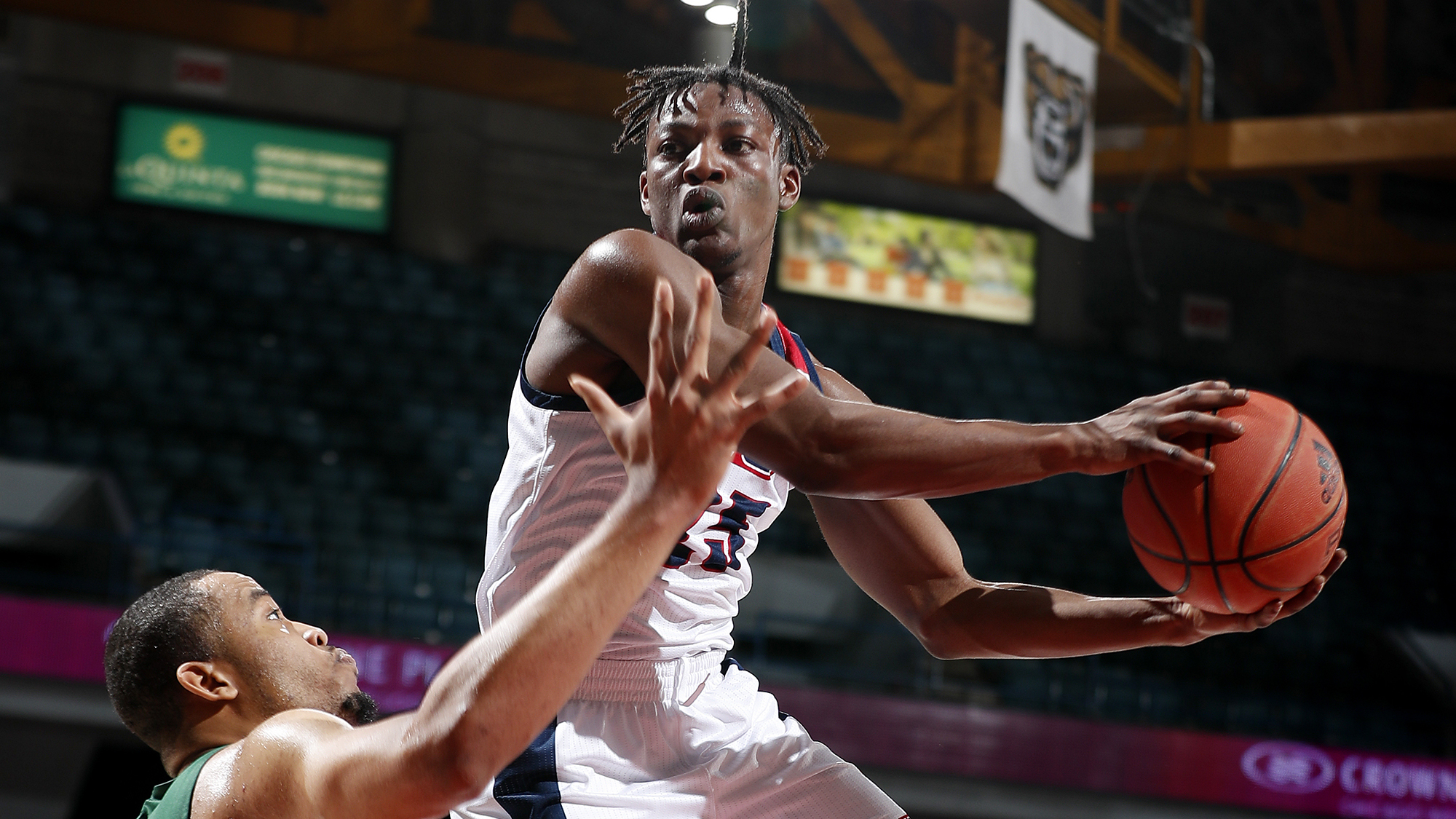 Godwin Boahen - Men's Basketball - UIC Athletics