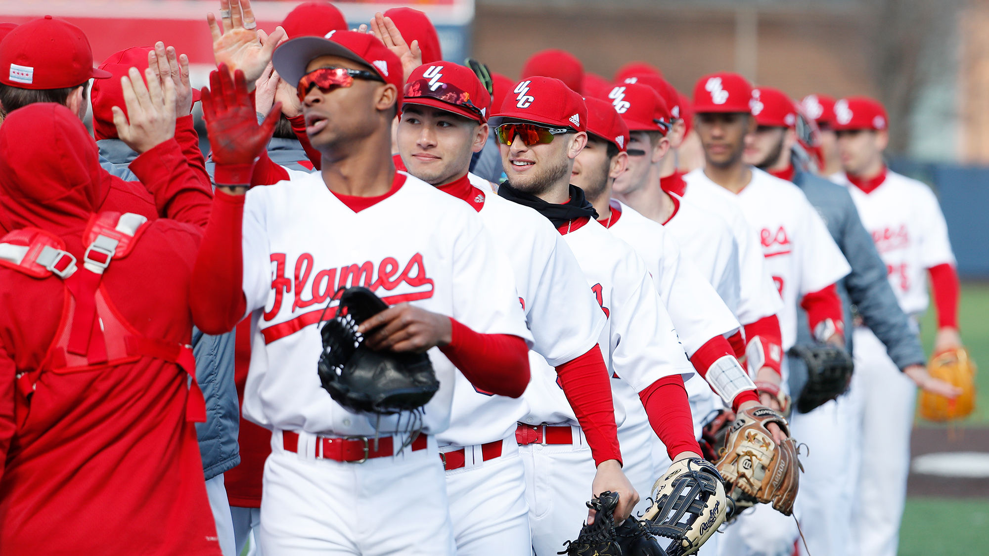 Flames Top Oakland, Collect Fourth Straight Win - UIC Athletics