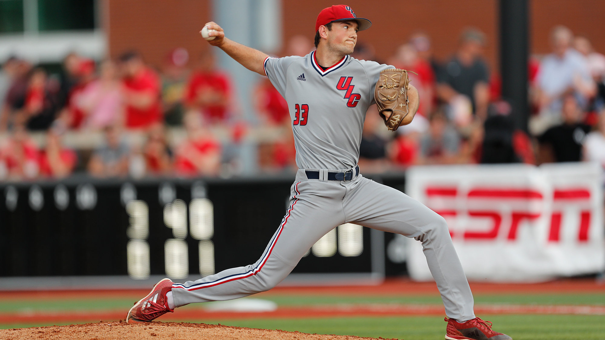 Flames Sweep Friday Twin Bill - UIC Athletics