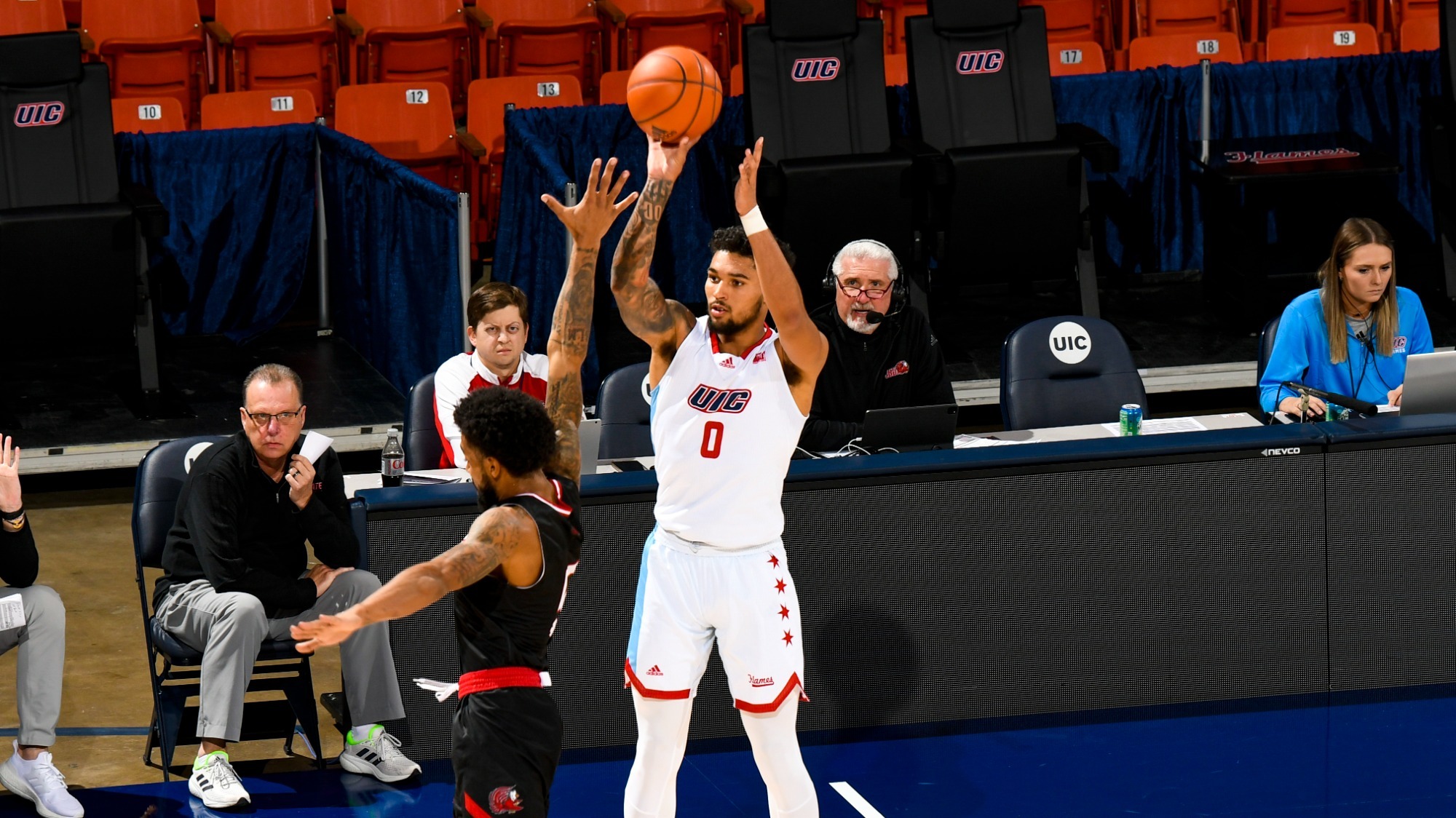 Efficient Flames Top Western Michigan - UIC Athletics