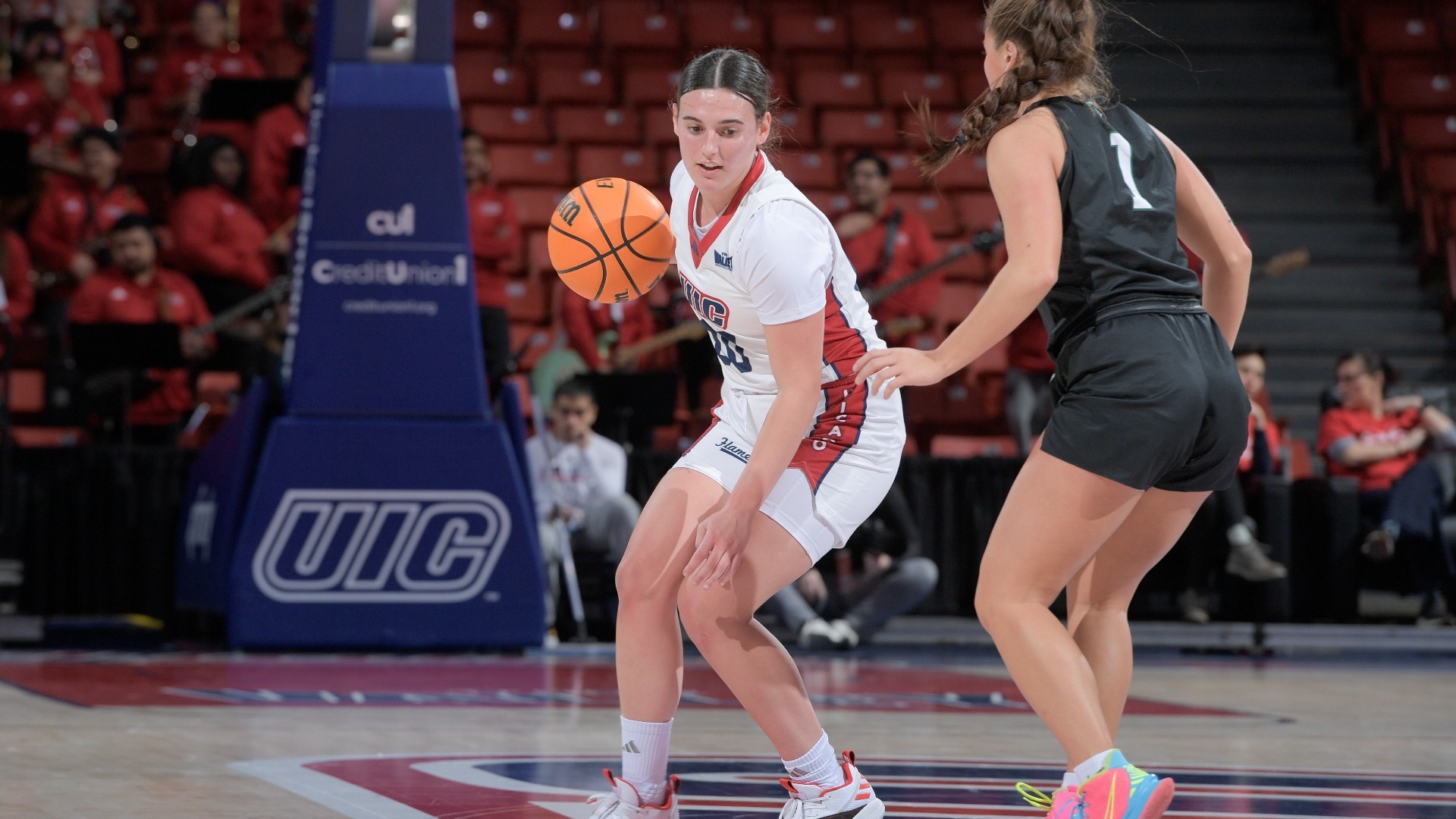 Sandra Frau-Garcia - Women's Basketball - UIC Athletics