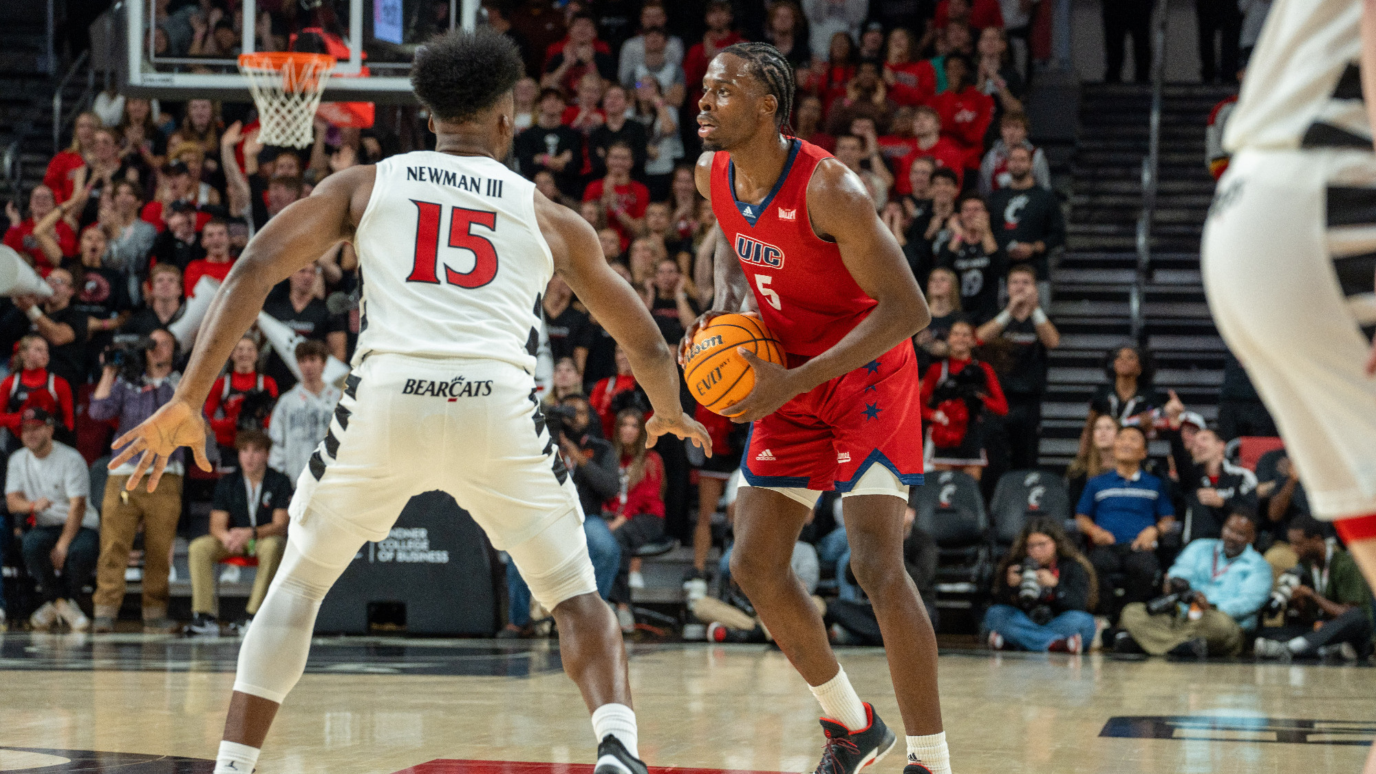 Toby Okani - Men's Basketball - UIC Athletics