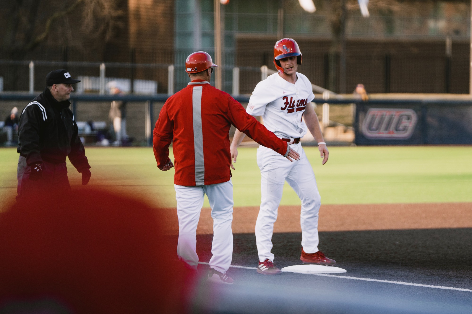 Baseball Powers Past Valparaiso in Series Finale - UIC Athletics