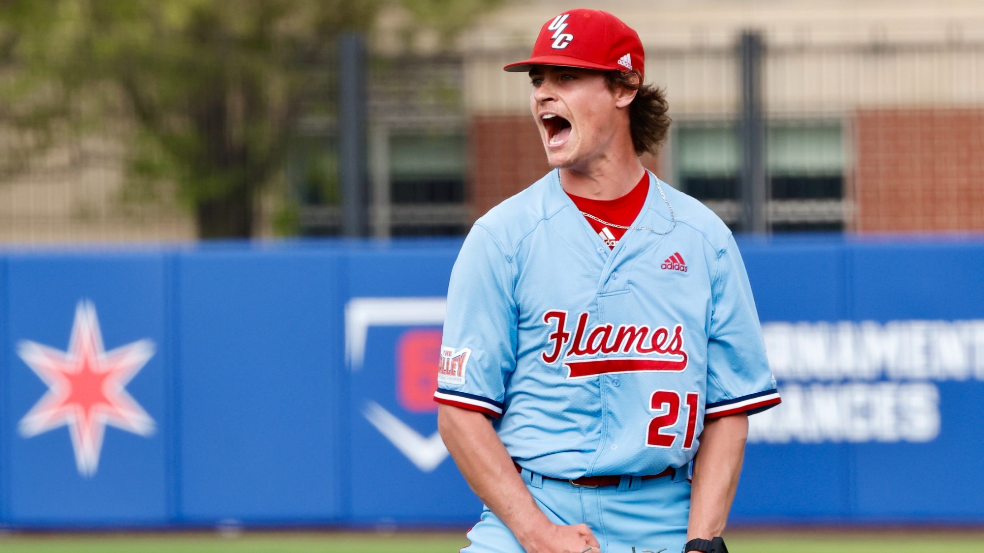 Baseball Uses Clutch Hitting Late to Power Past Valparaiso - UIC Athletics