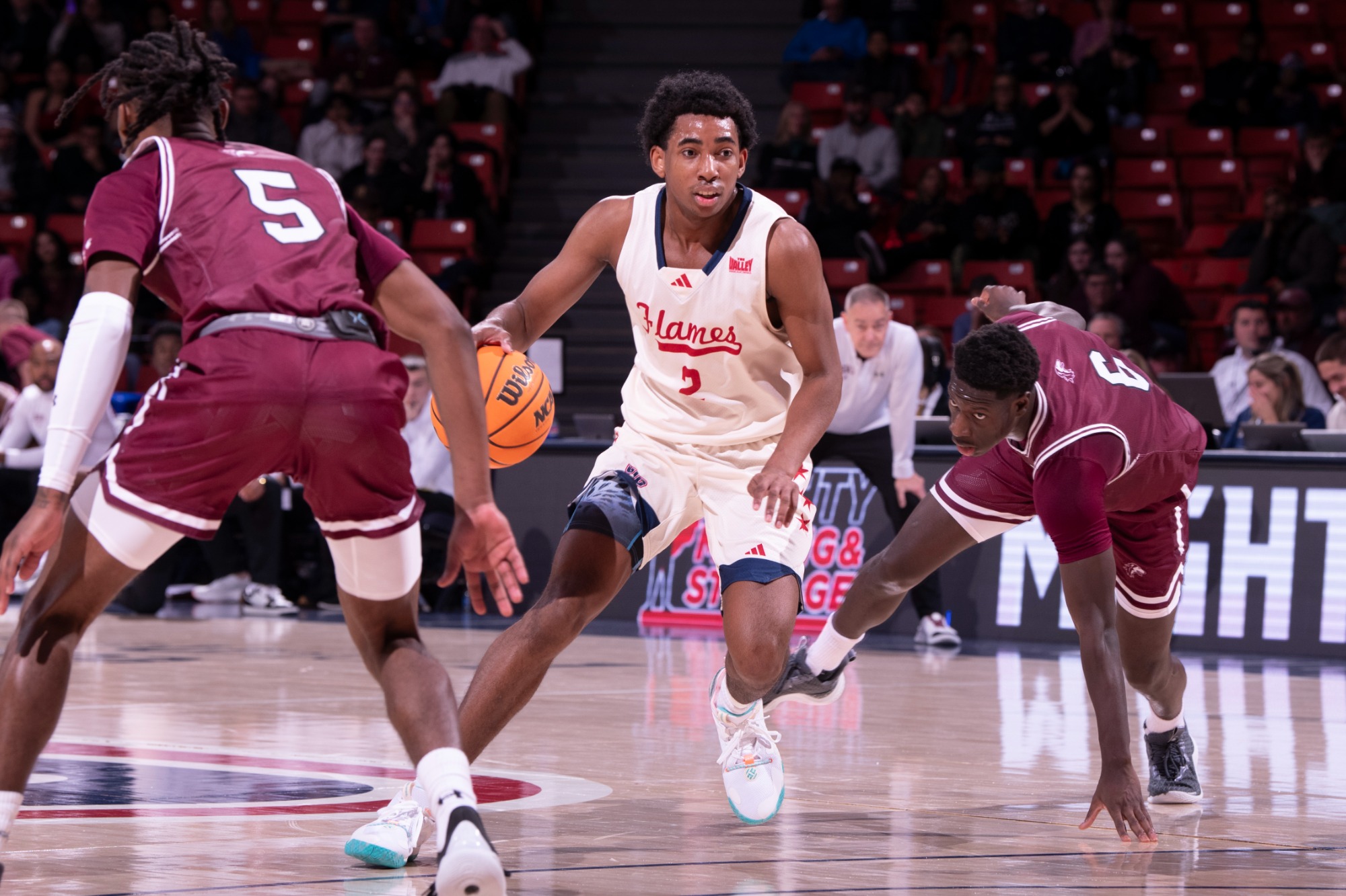 Men's Basketball Returns to the Road Saturday at Valparaiso - UIC Athletics