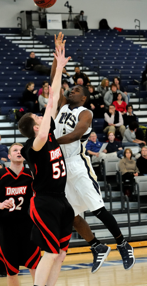Kyle Gupton - Men's Basketball - UIS Athletics