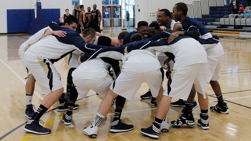 Brandon Snowden - Men's Basketball - UIS Athletics