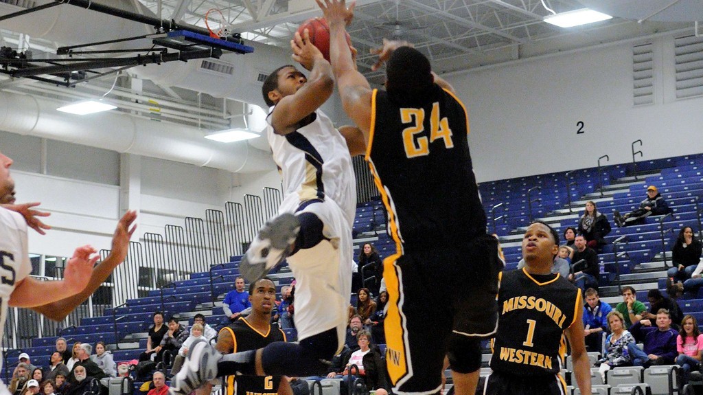 Brandon Snowden - Men's Basketball - UIS Athletics