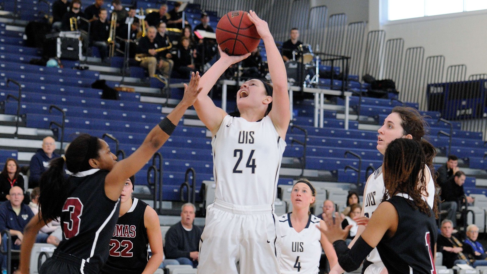 Cassie Wolfe - Women's Basketball - UIS Athletics