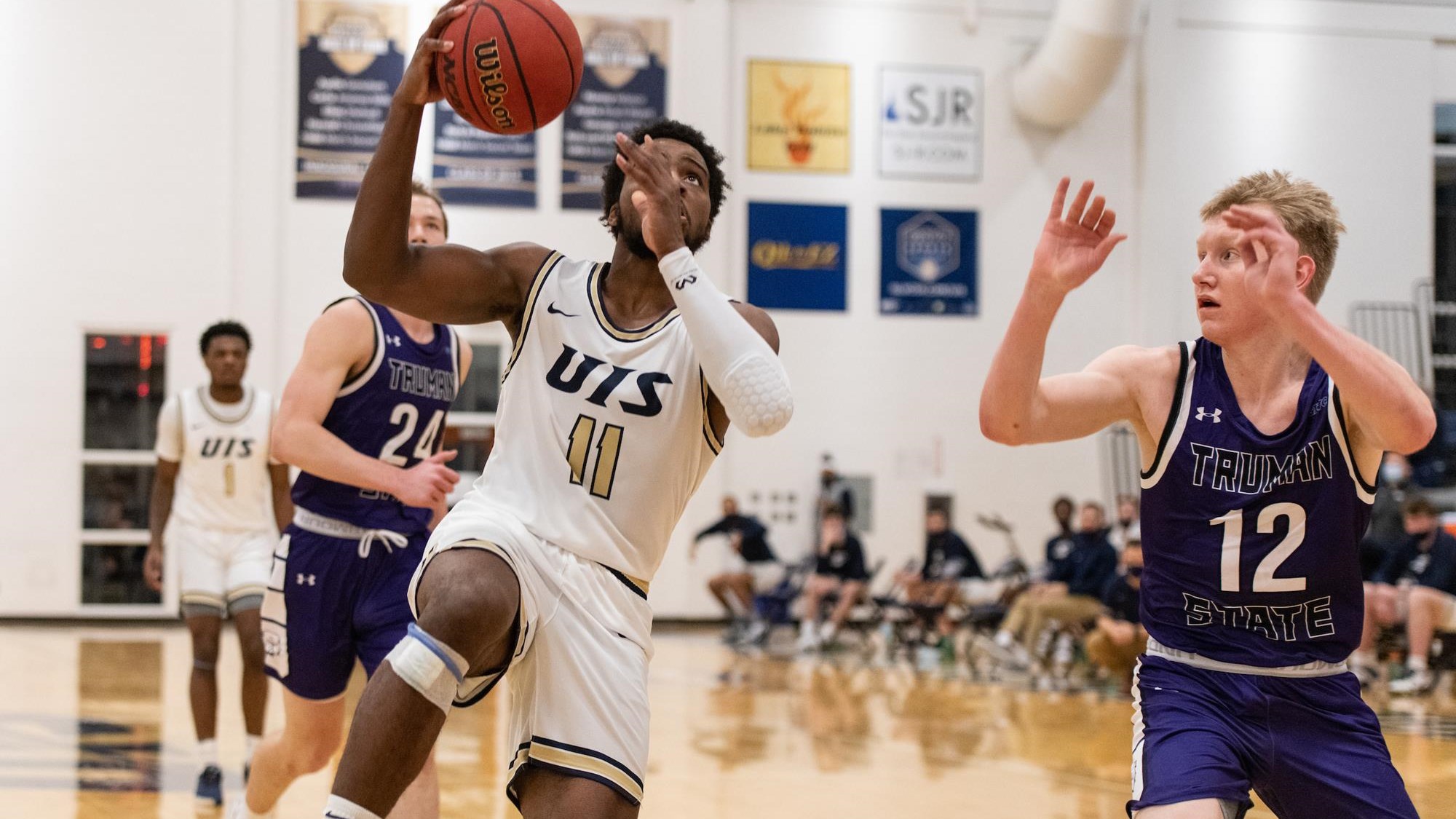 Chase Robinson - Men's Basketball - UIS Athletics