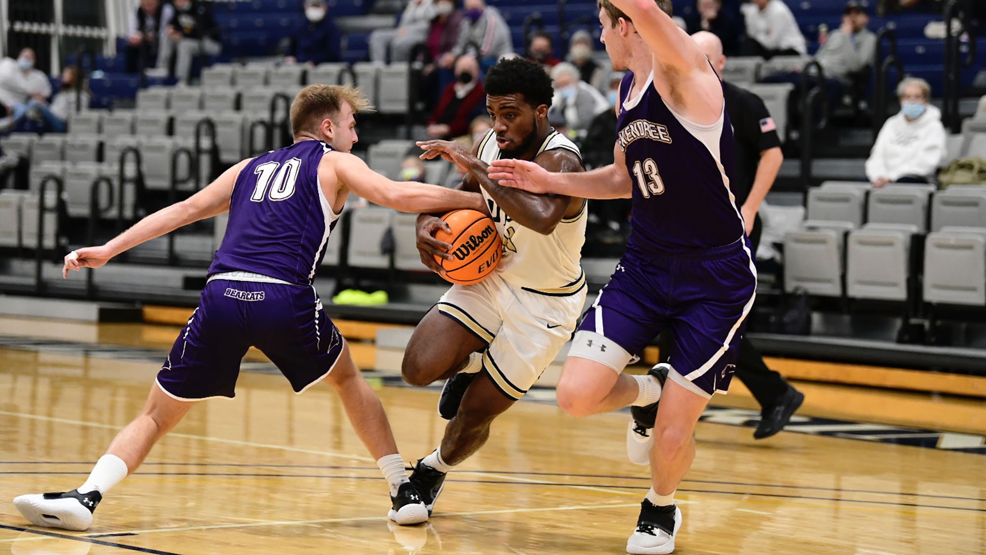 Chase Robinson - Men's Basketball - UIS Athletics