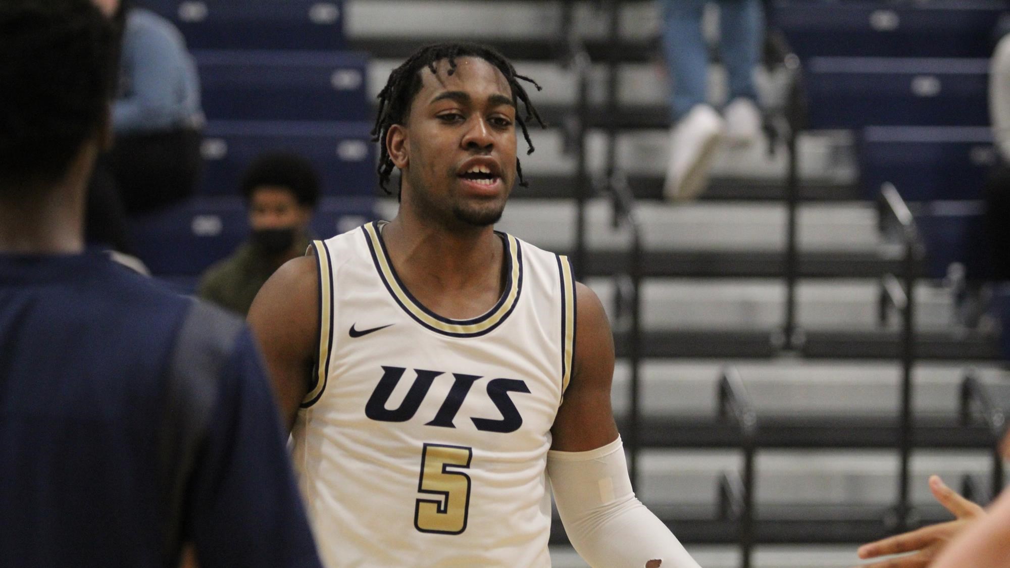 Jacob Hanna's Late Basket Puts Men's Basketball Ahead For Good - UIS ...