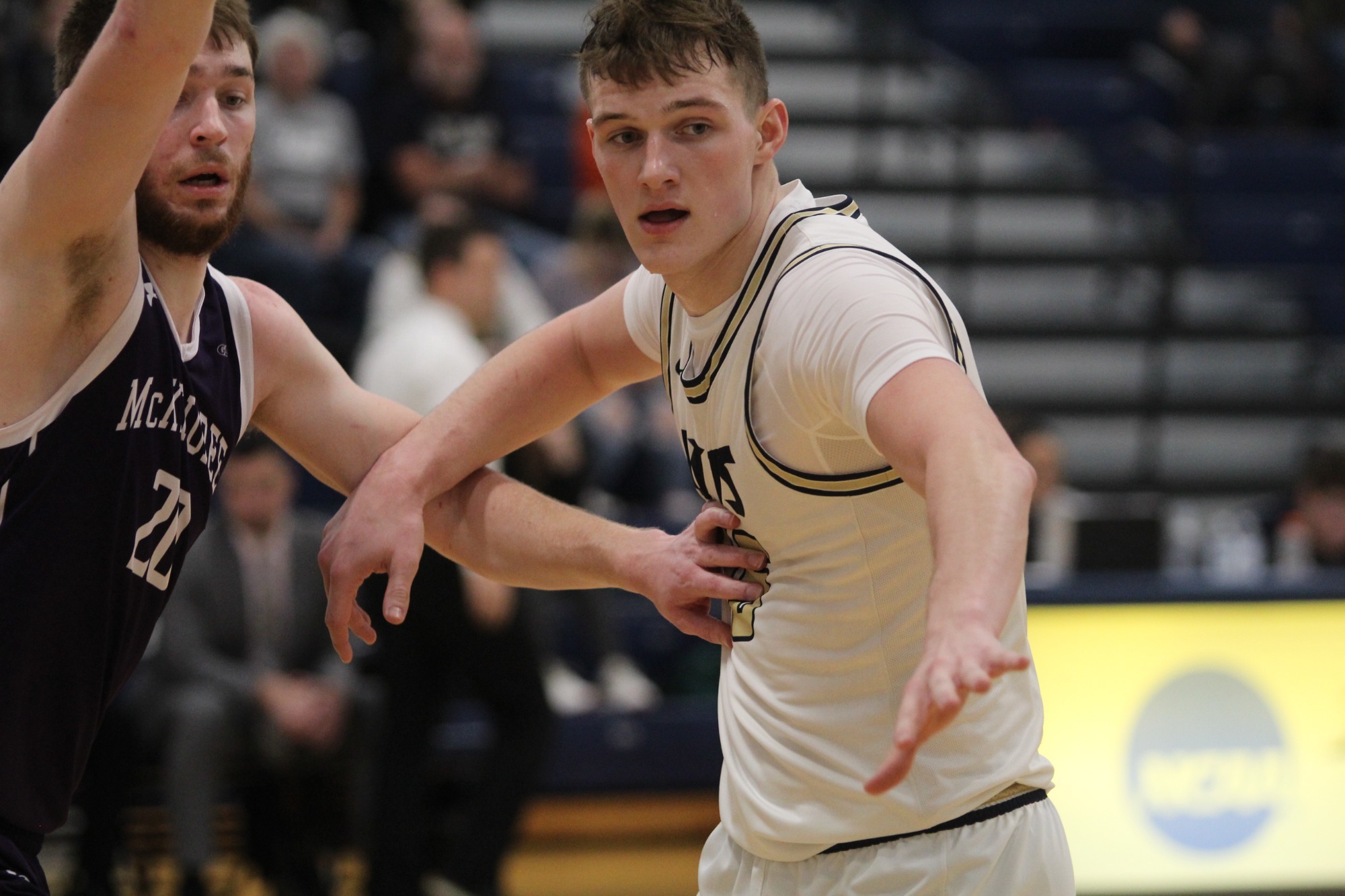 Men's Basketball Picks Up a Win Over McKendree - UIS Athletics