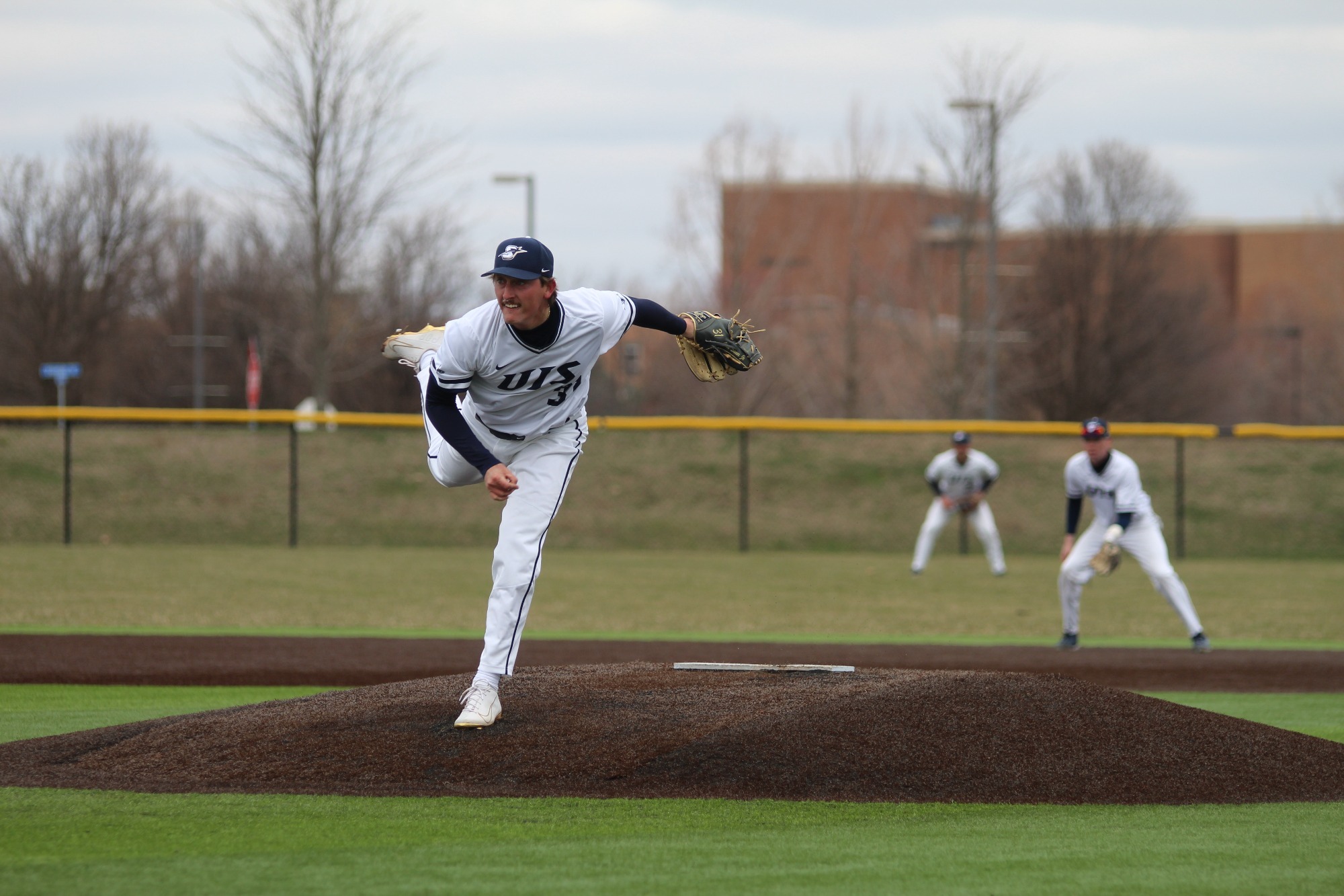 UIS Baseball Scores 32 Runs in Series Win Versus Lewis Flyers - UIS ...