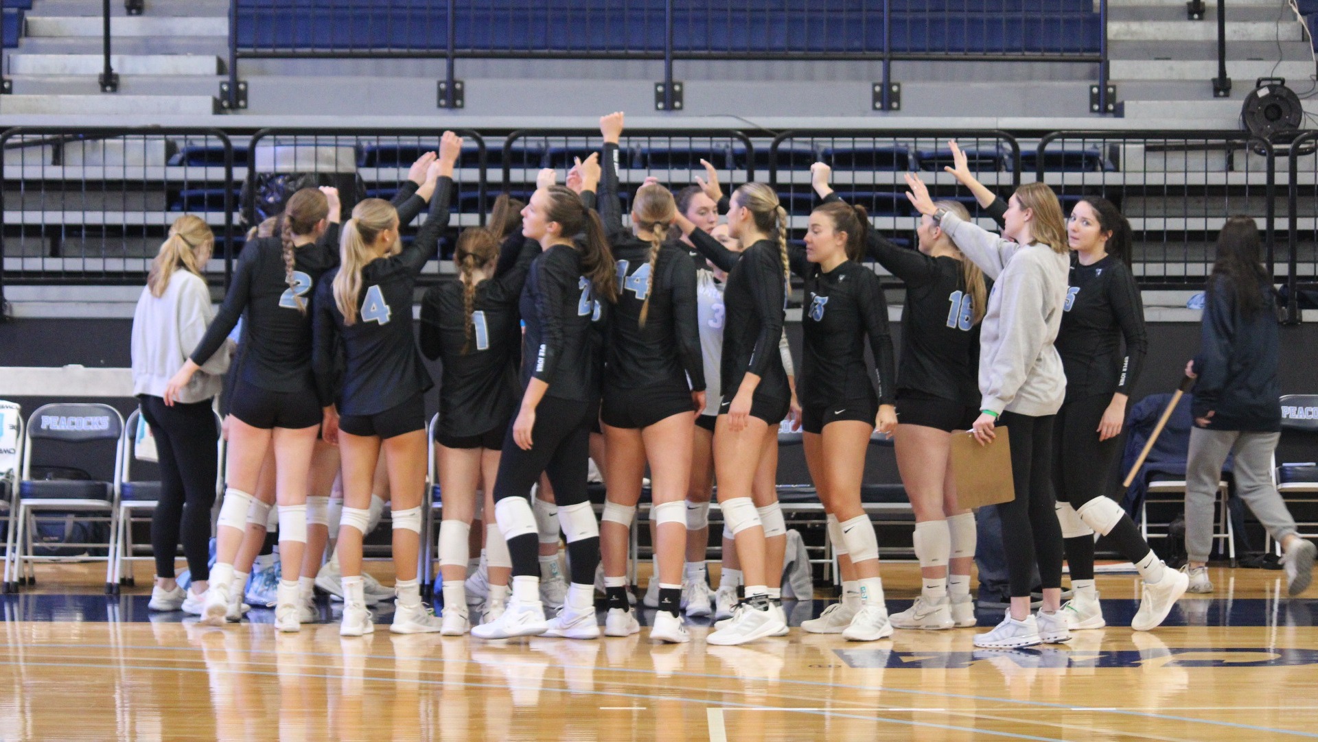Flyers Soar Past Peacocks in Three Sets - Upper Iowa University Athletics