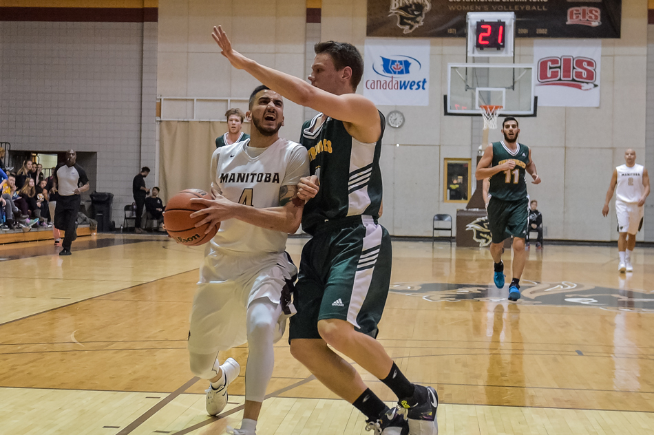 Bisons win squeaker by one in men's basketball - University of Manitoba ...