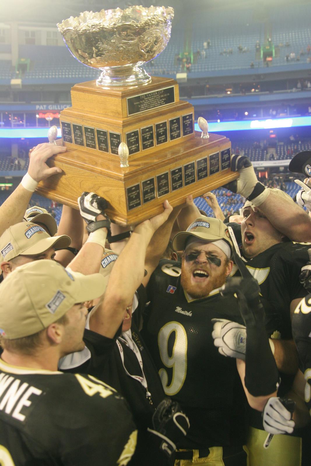 Bison Football celebrates 10th anniversary of '07 Vanier Cup Champions ...