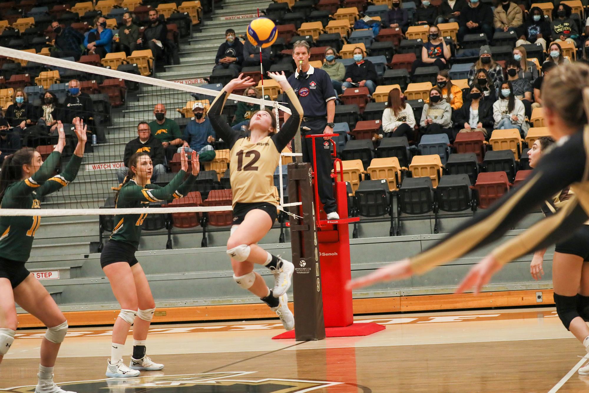 Bisons women lose thriller in five sets to Regina - University of ...