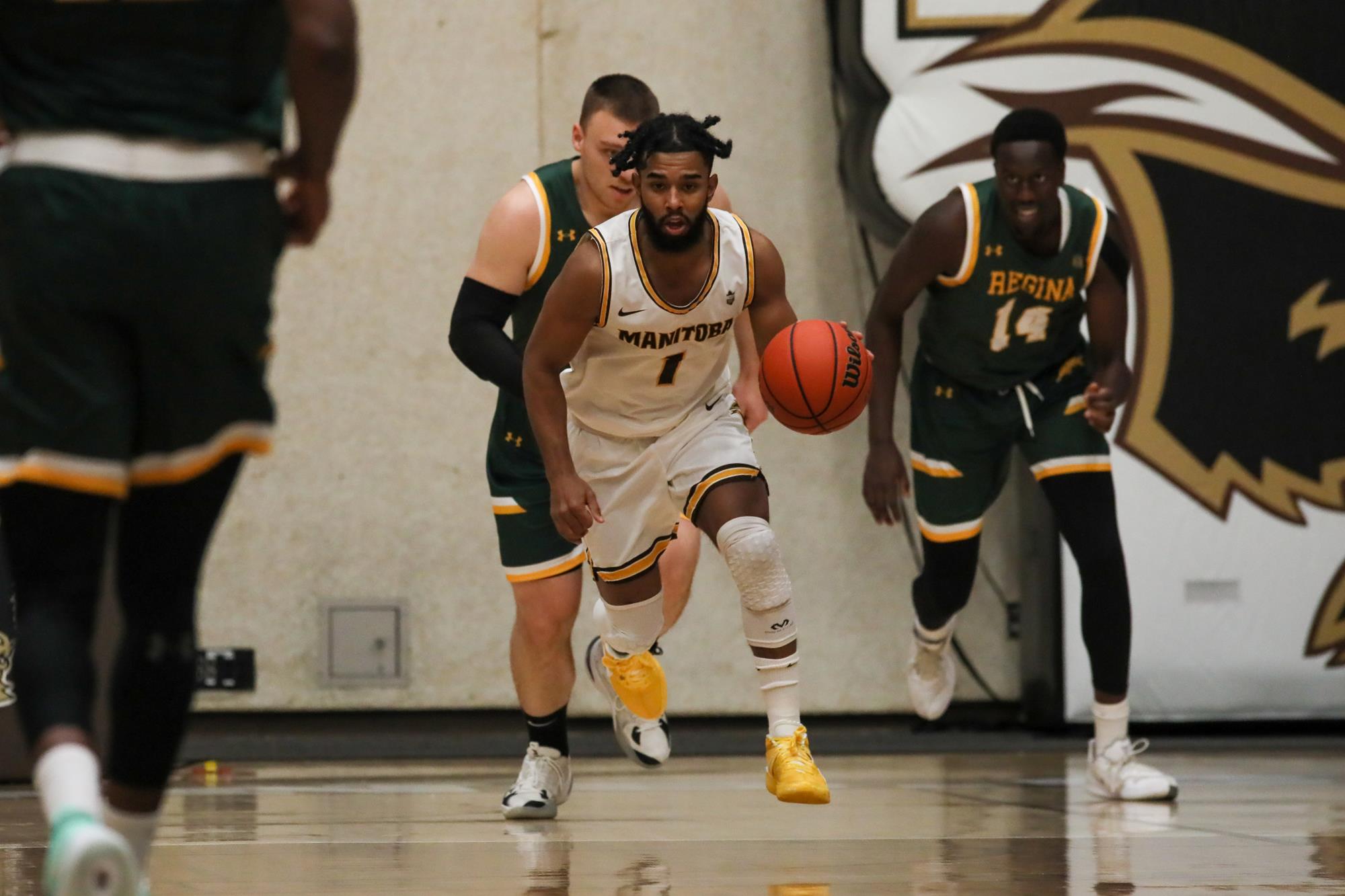 Bisons men’s basketball drop road matchup in Regina, 90-81 - University ...
