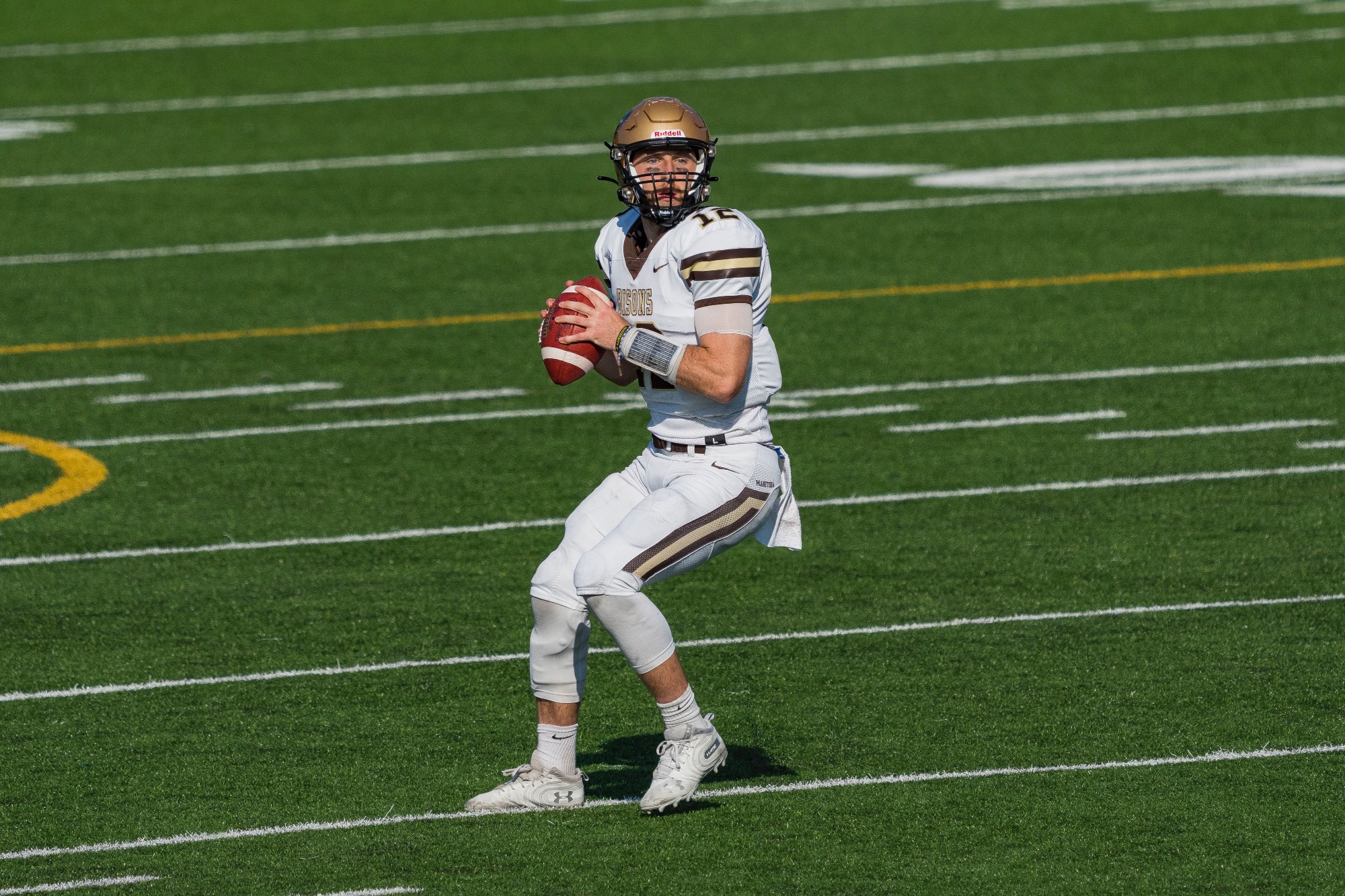 FB: Bisons score 13 points in final four minutes, but can't complete ...