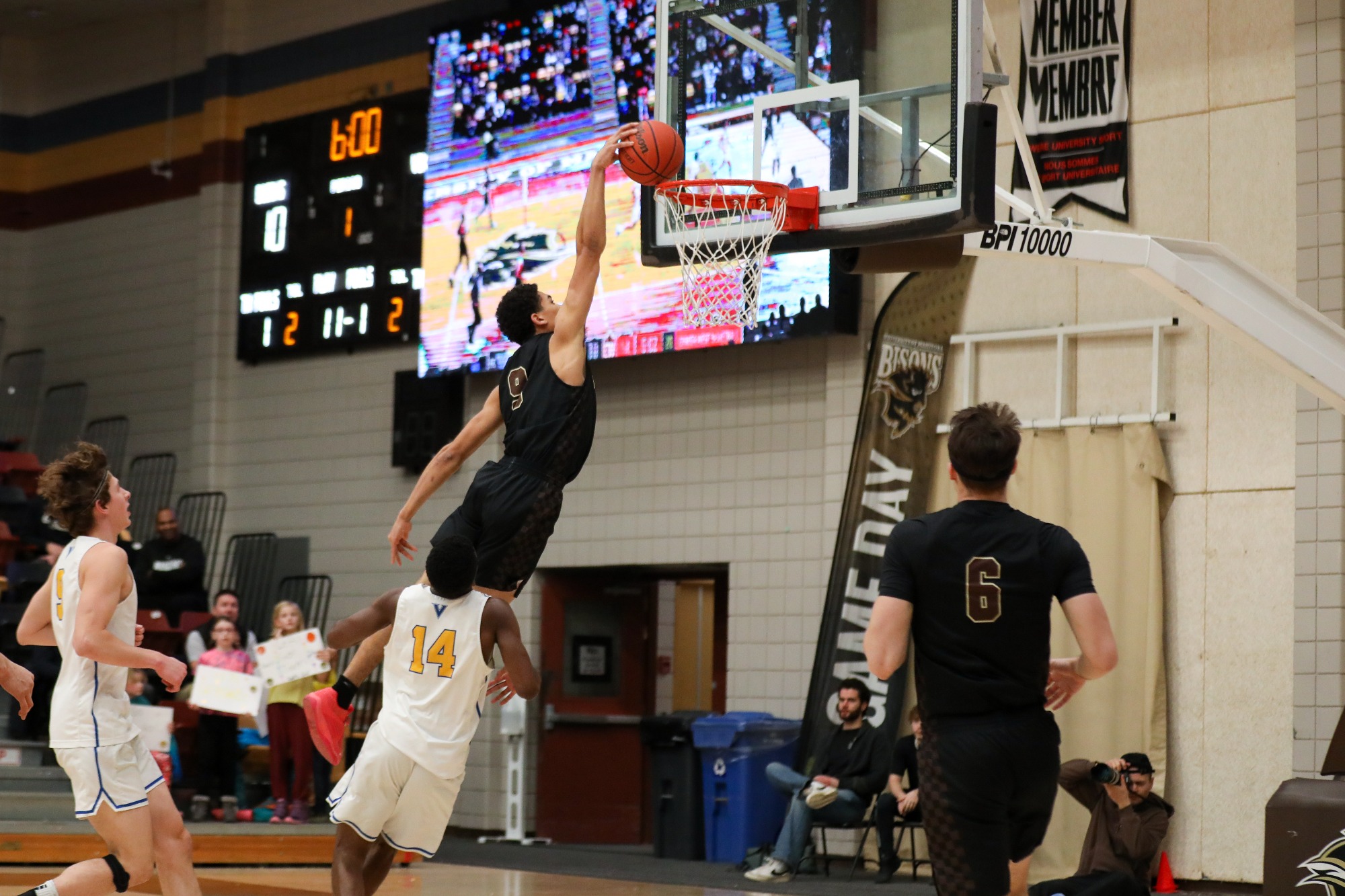 MBB: Robinson's career day the difference in 103-100 OT win for No. 2 ...