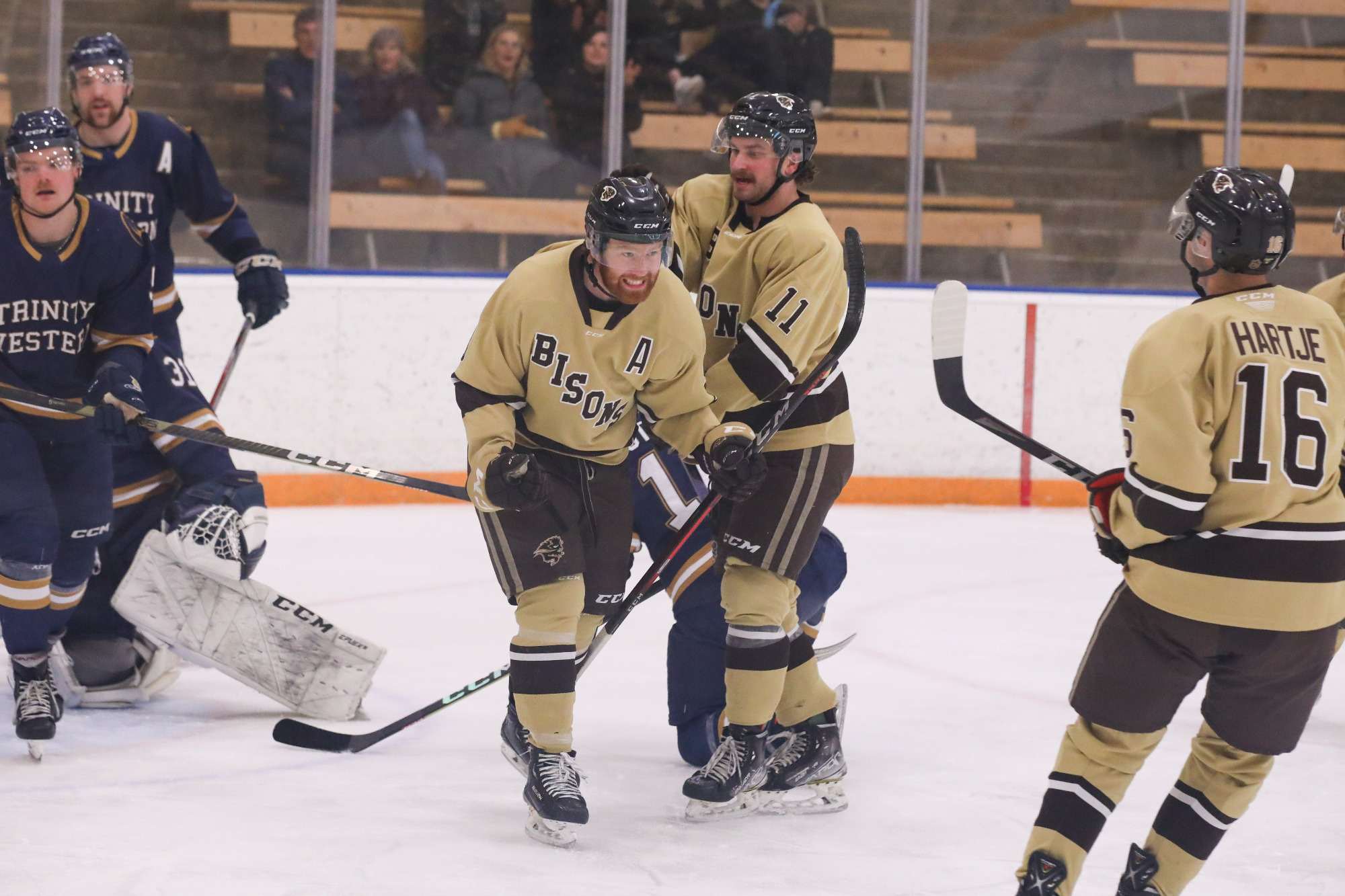 Men's hockey announce commitment of local standouts Cade Zaplitny ...