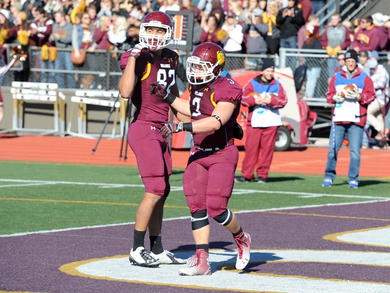 Logan Lauters - Football - UMD Athletics